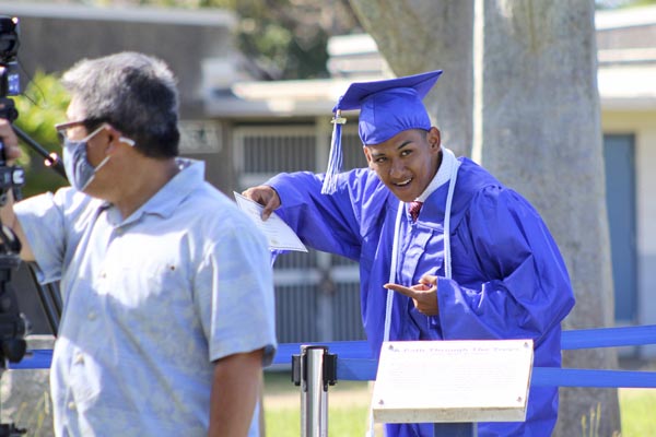Maui High holds first drive-thru graduation | News, Sports, Jobs - Maui ...